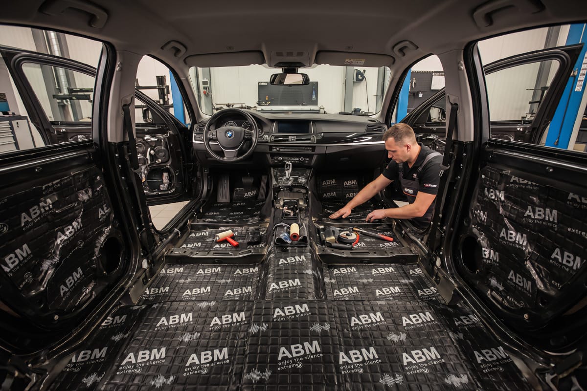 Choisir un tapis butyle pour insonorisation auto
